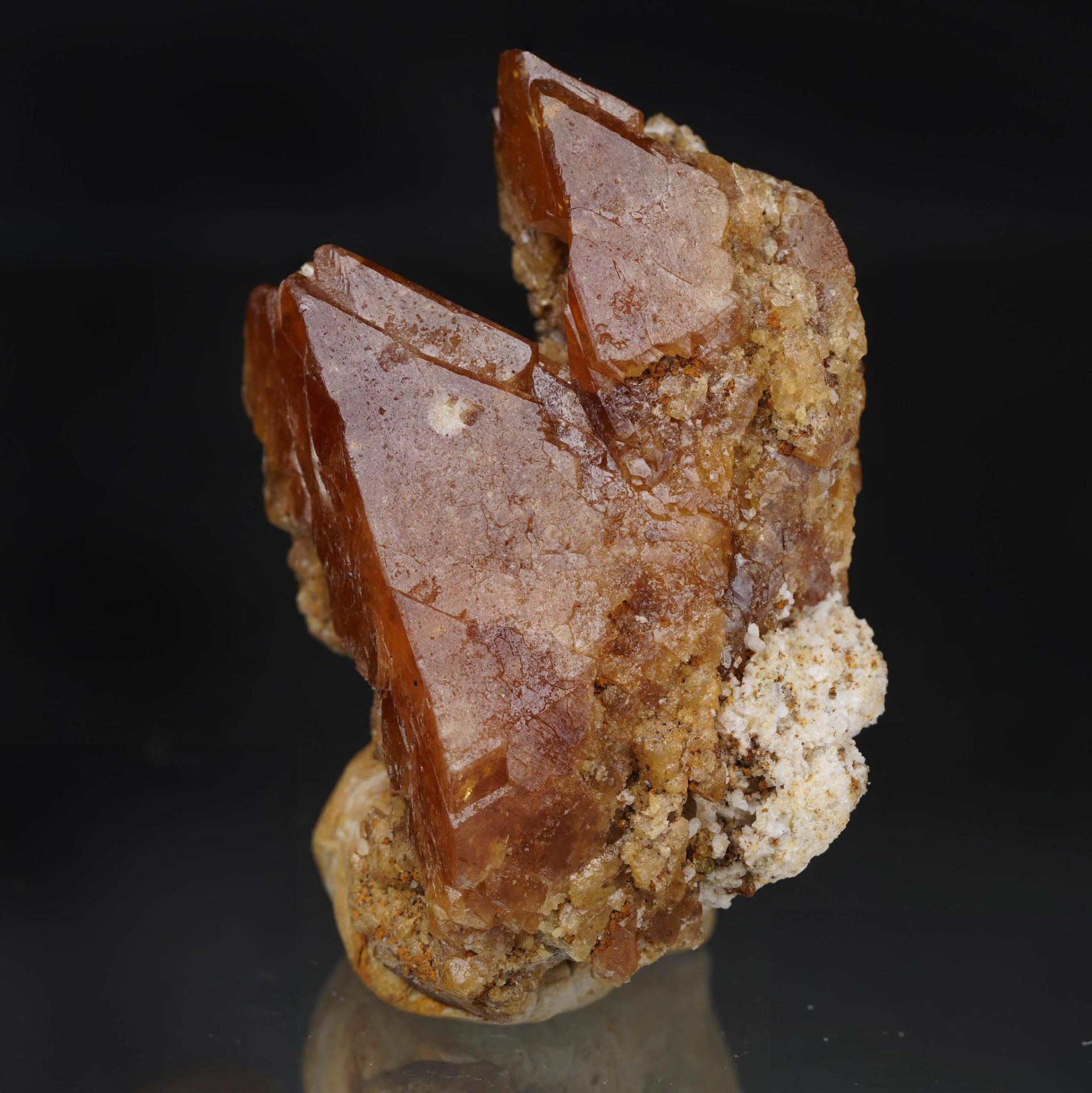 Twinned Scheelite Crystal Pair From China - Astro West