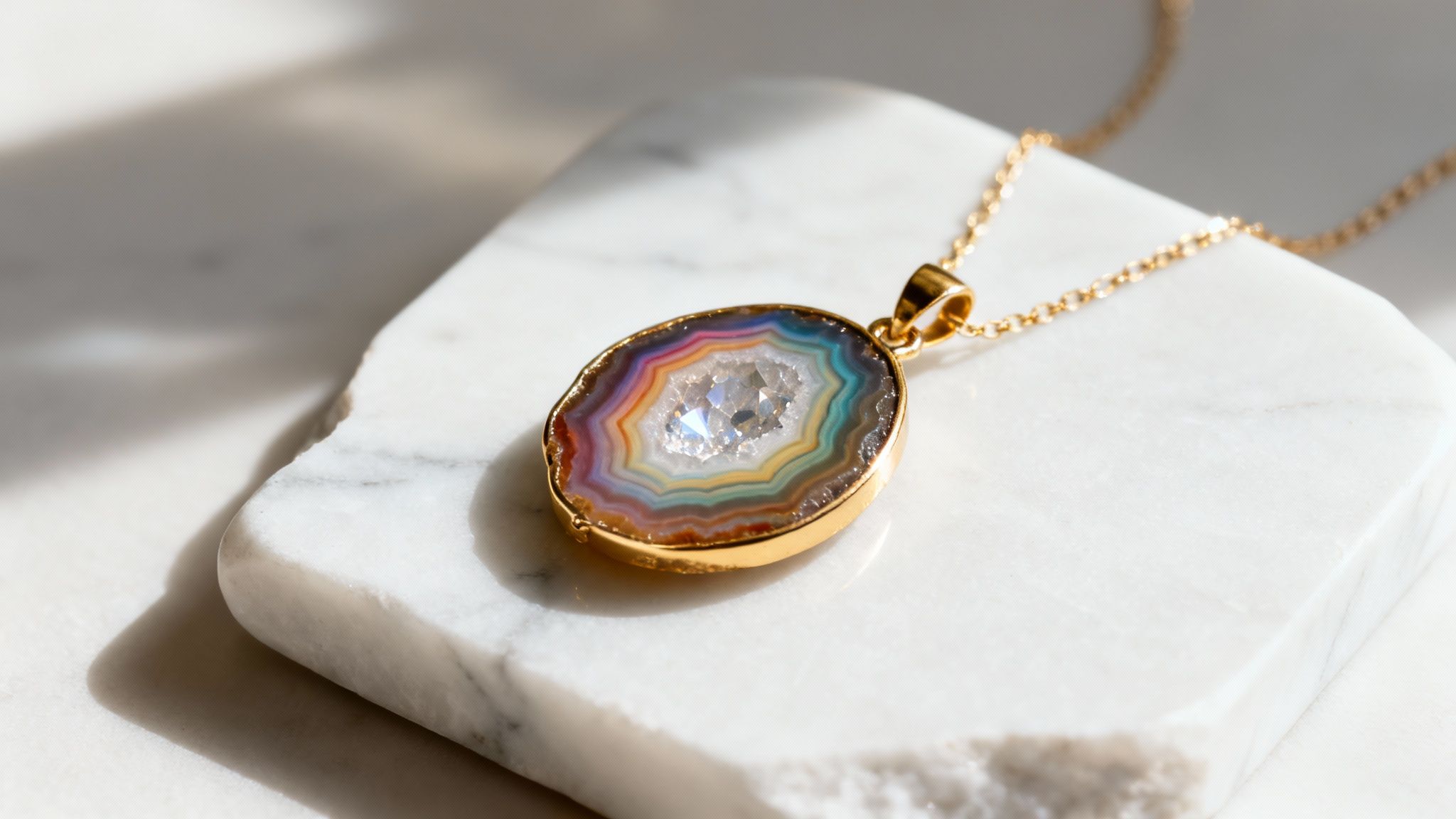 A Buyer's Guide to Agate Geode Pendants